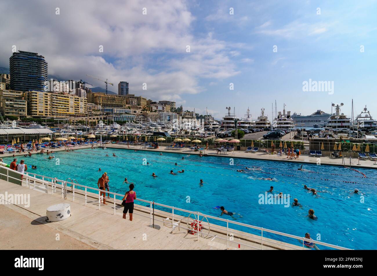 monte carlo, monaco, 15 auf 2009, public swimming pool in the harbour ...