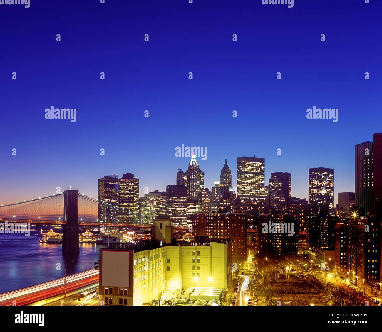 Gritty new york city skyline hi-res stock photography and images - Alamy