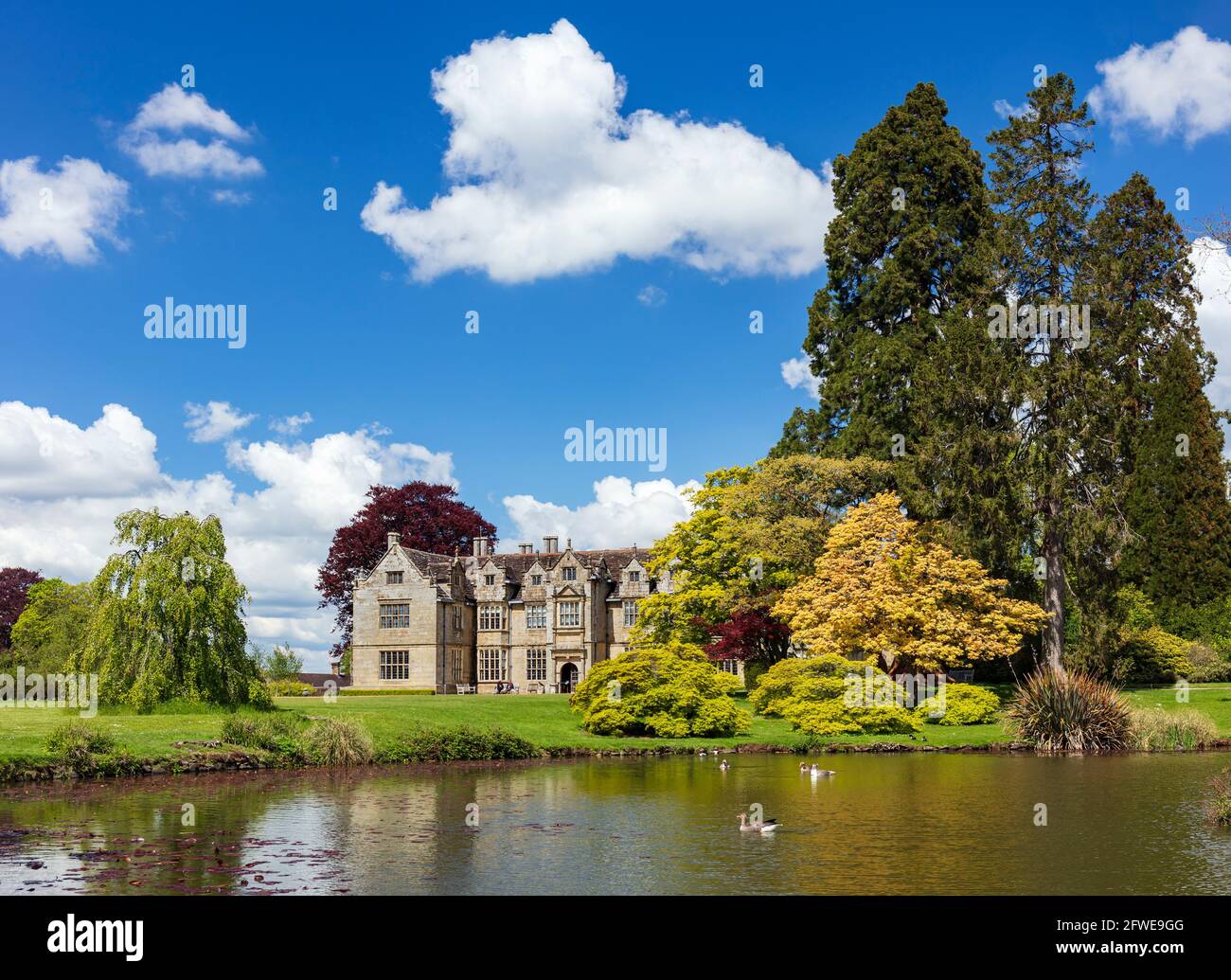Wakehurst place hi-res stock photography and images - Alamy