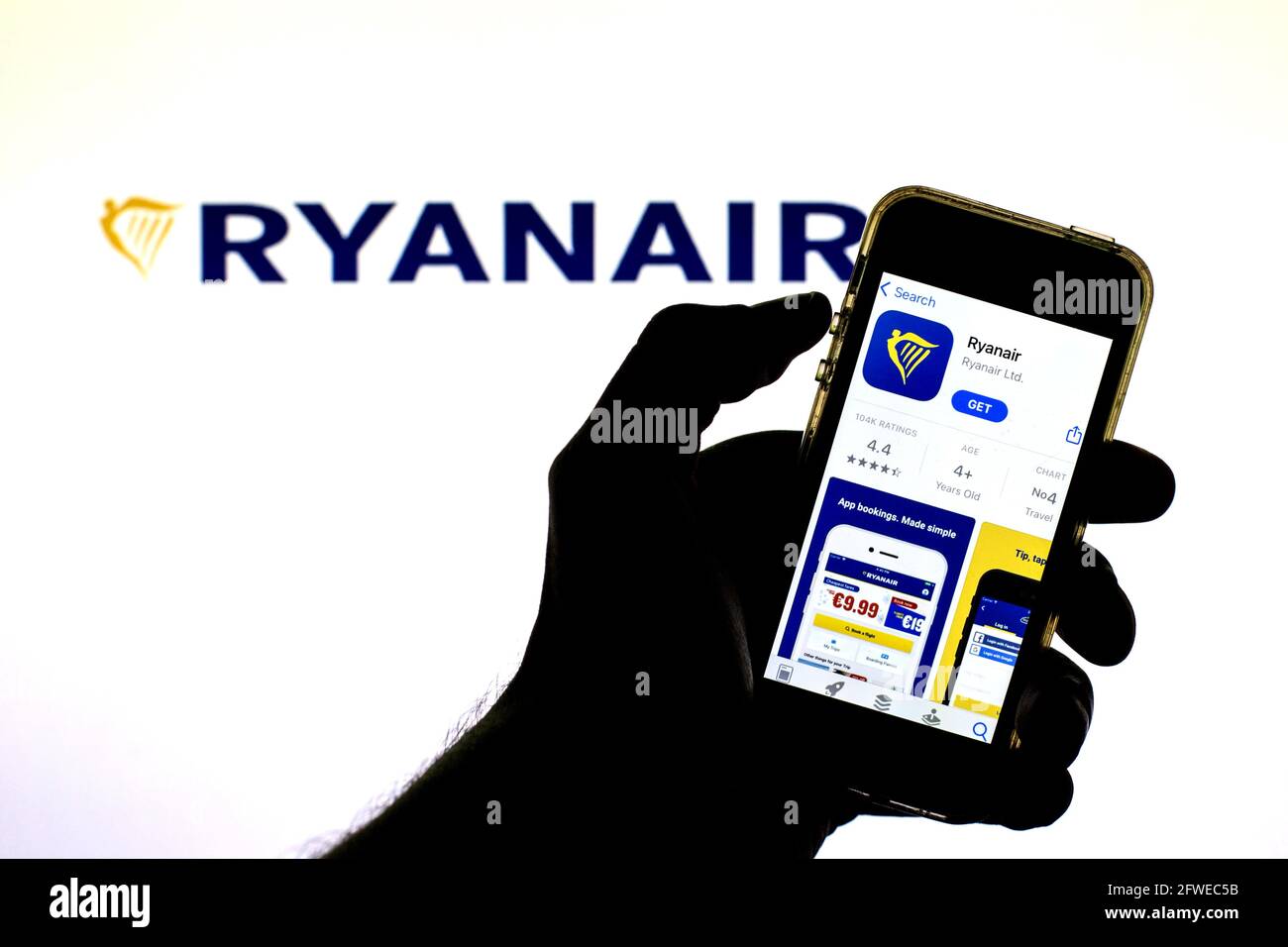 Photo illustration ryanair logo hi-res stock photography and images - Alamy