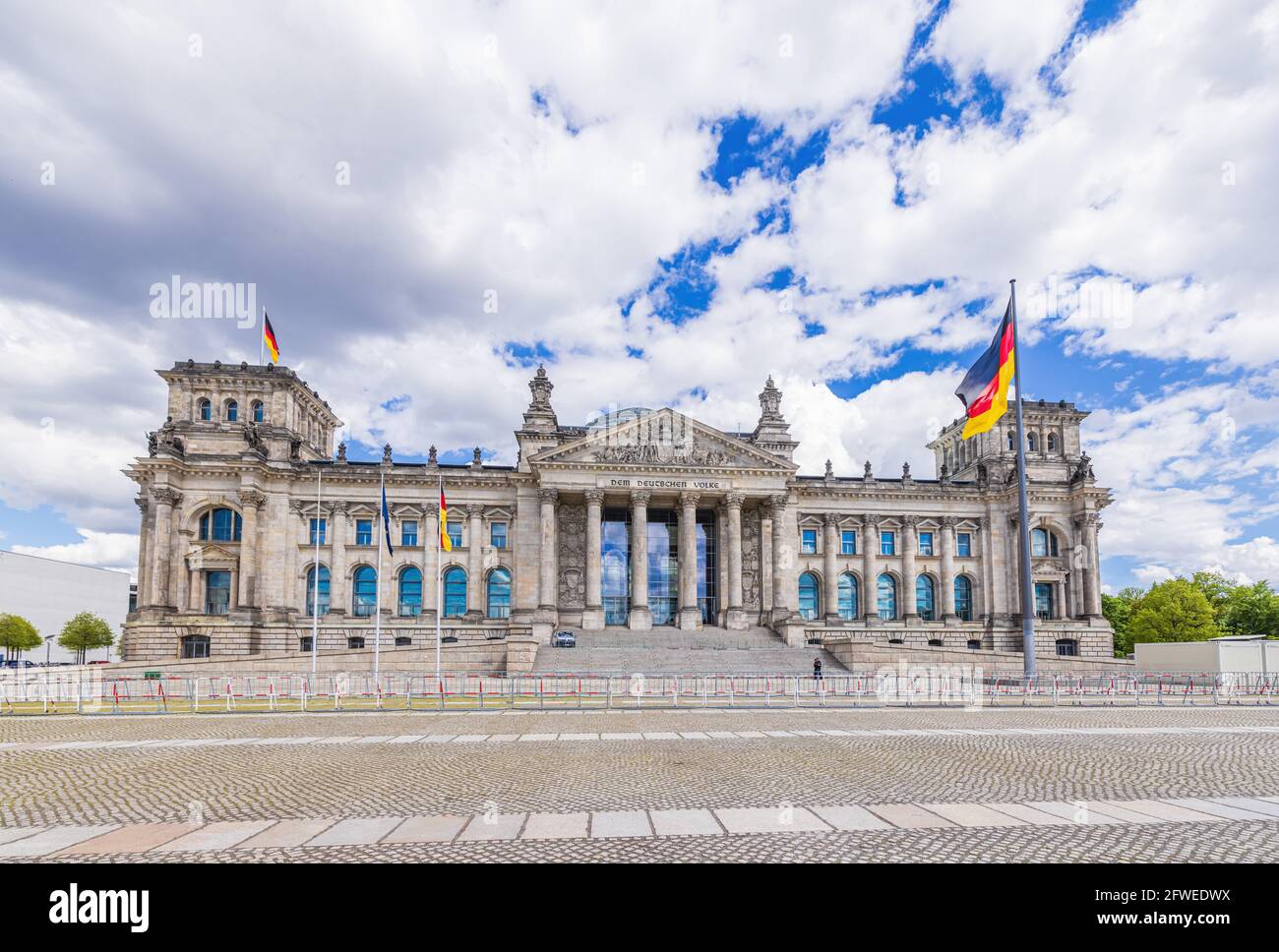 German reichstag in government hi-res stock photography and images - Alamy