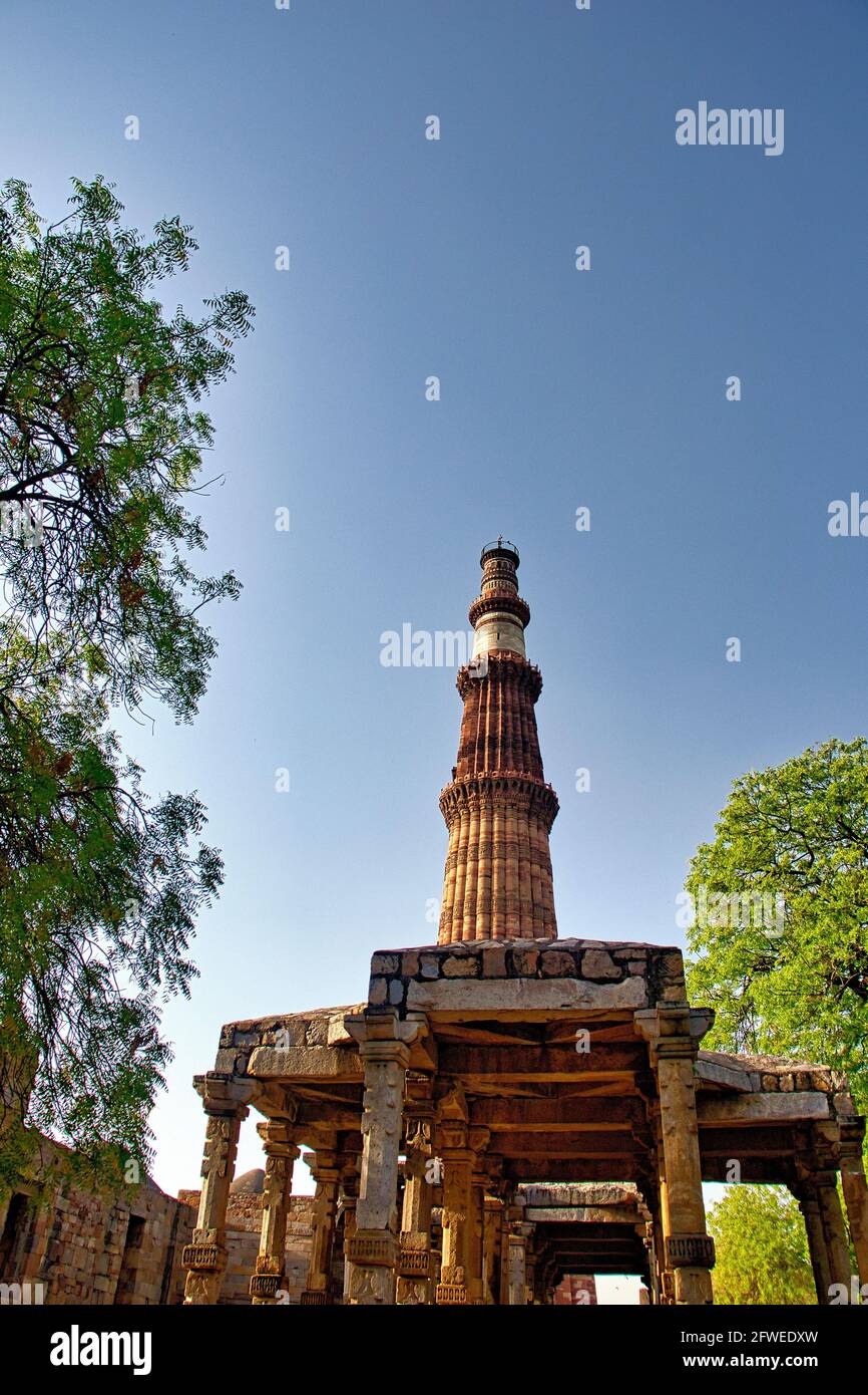 Pillar structure hi-res stock photography and images - Alamy