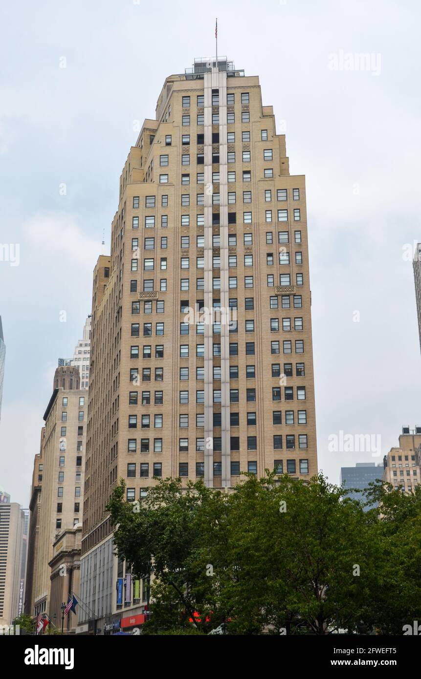 Office building skyscraper hi-res stock photography and images - Alamy