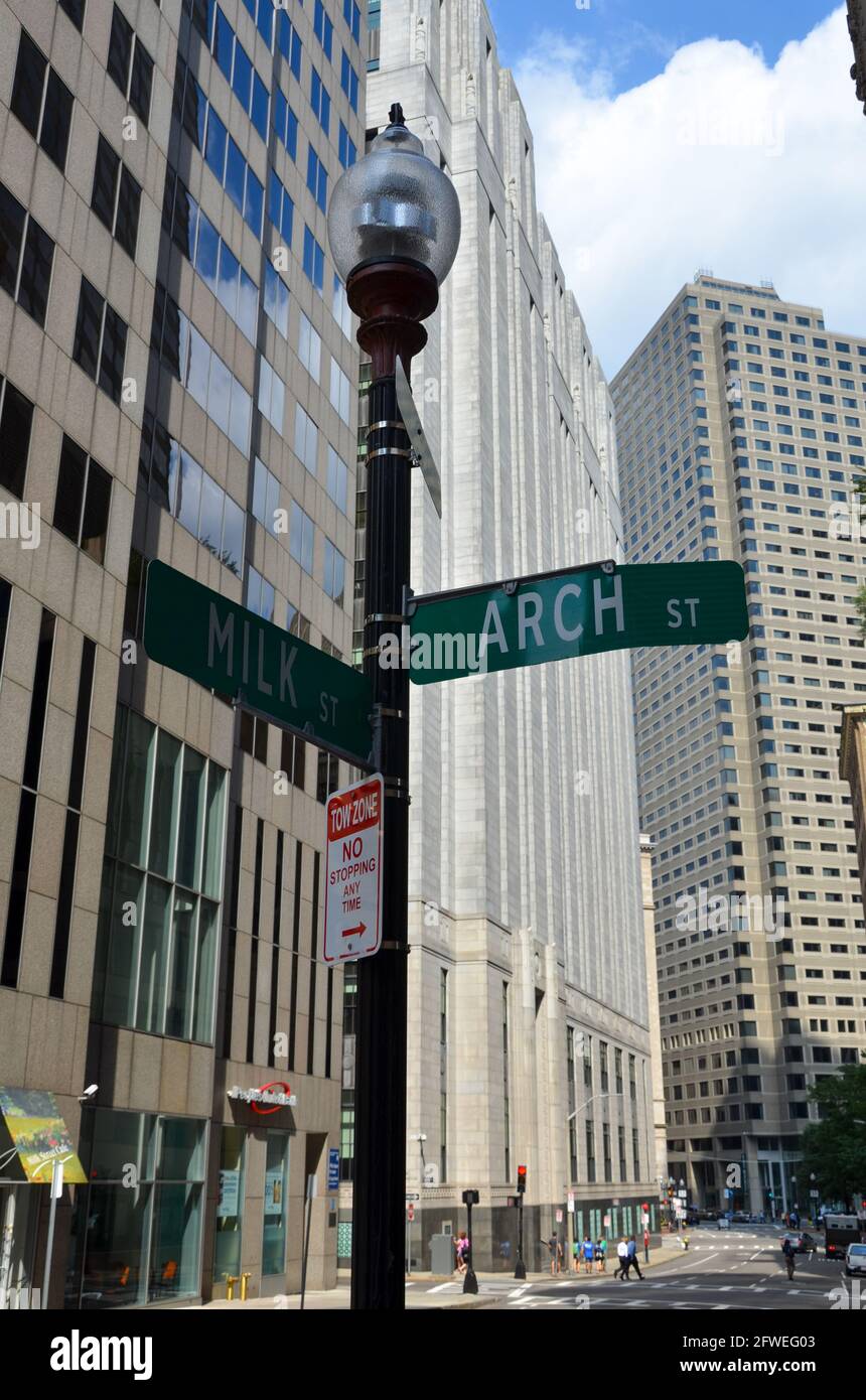 Road sign symbols hi-res stock photography and images - Alamy