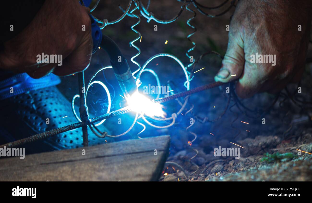 Rebar welding hi-res stock photography and images - Alamy