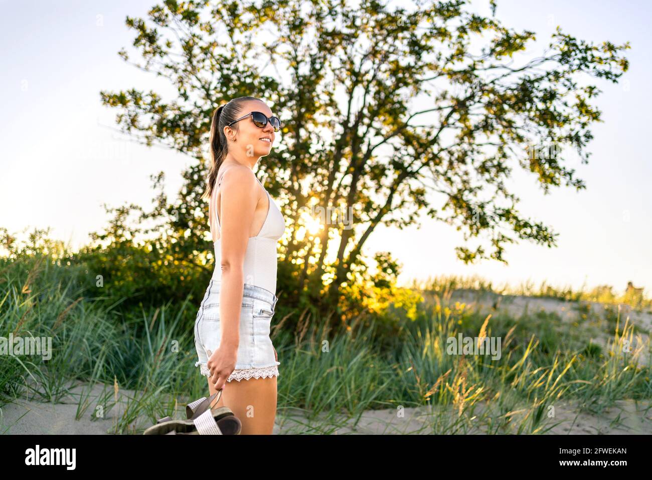 Woman girl beautiful happy hi-res stock photography and images - Alamy