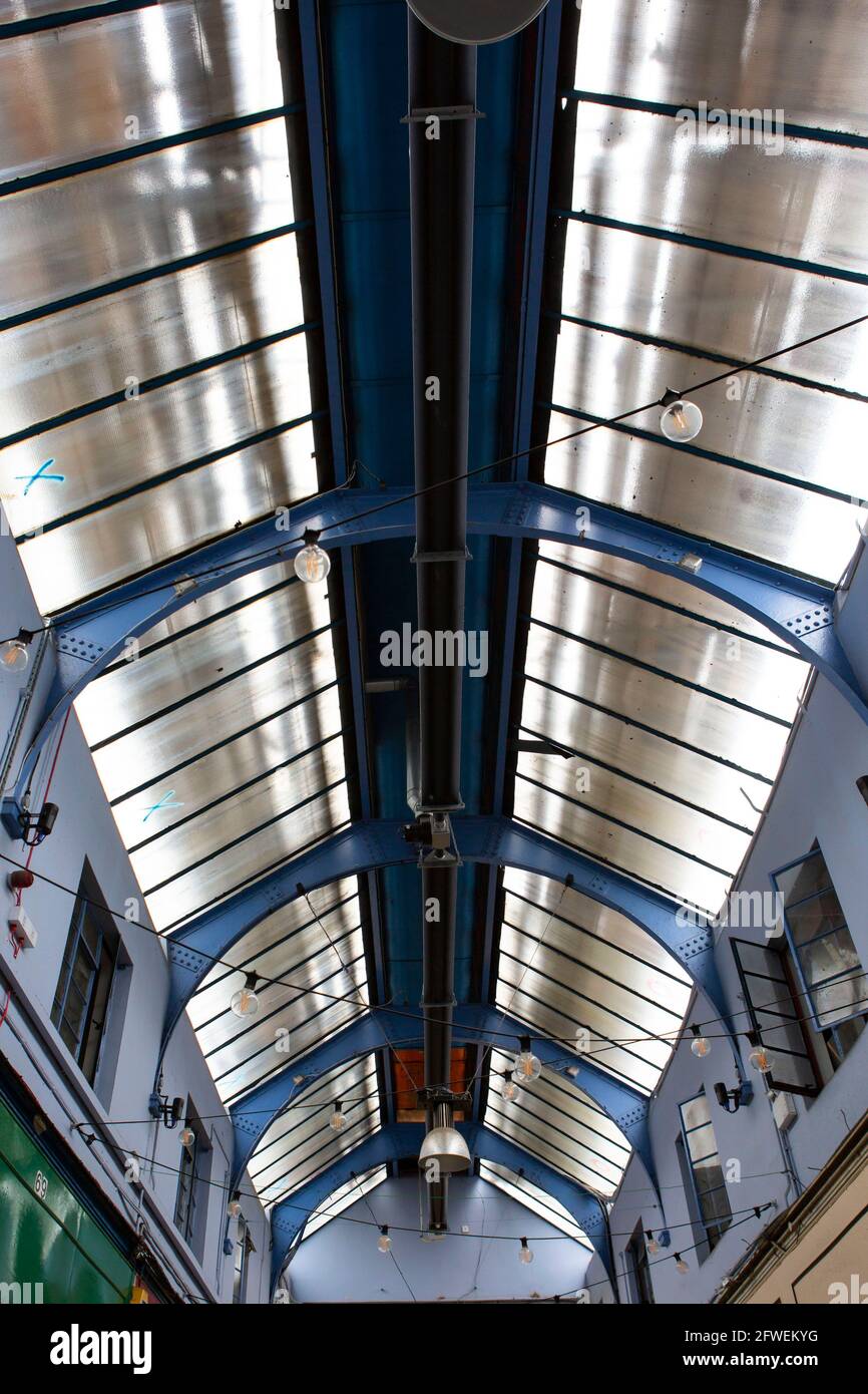 Glass ceiling indoor shopping mall hi-res stock photography and images ...