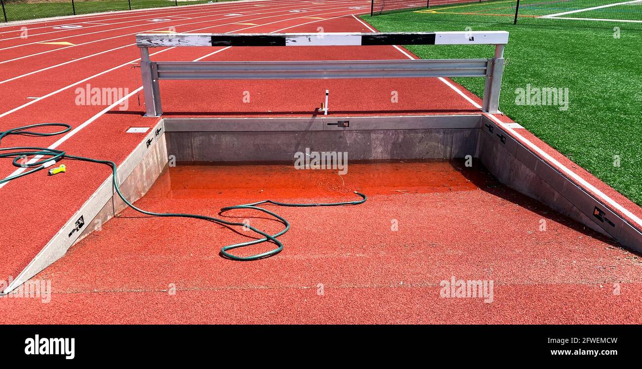 Empty pit hi-res stock photography and images - Alamy