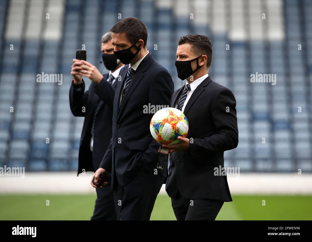 Fourth Official Kevin Clancy and referee Nick Walsh before the Scottish ...