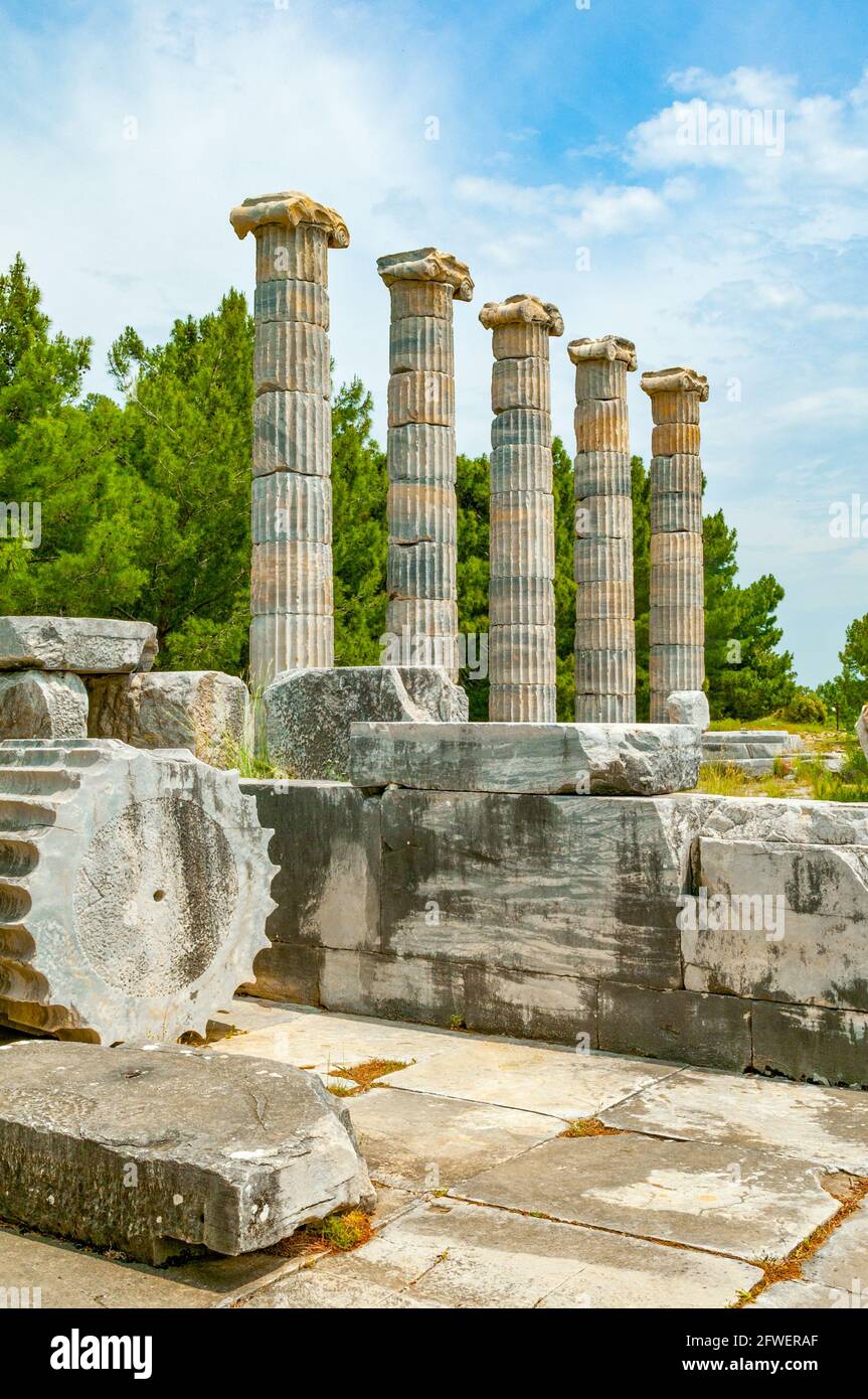 Old athena temple hi-res stock photography and images - Alamy