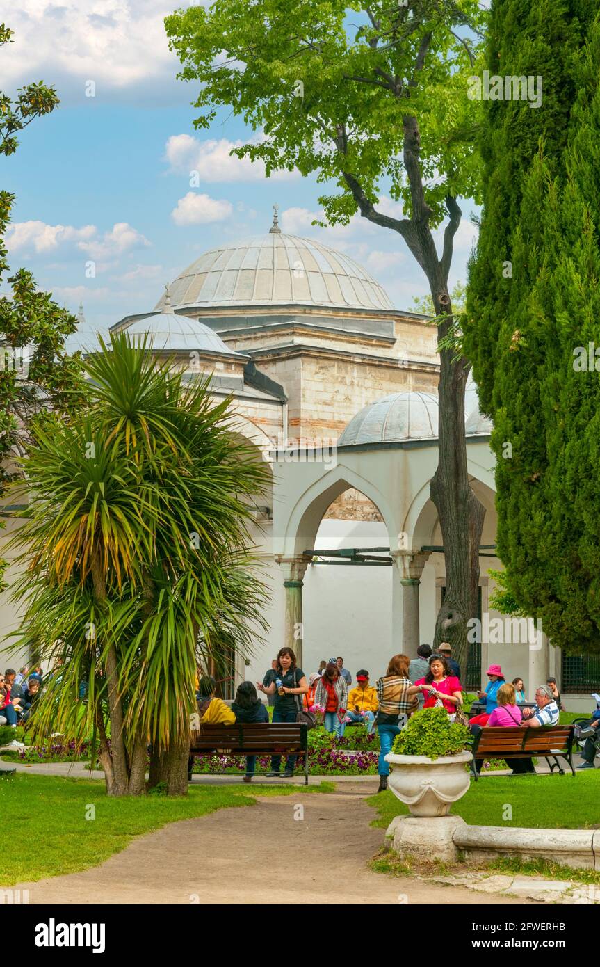 Courtyard istanbul hi-res stock photography and images - Alamy