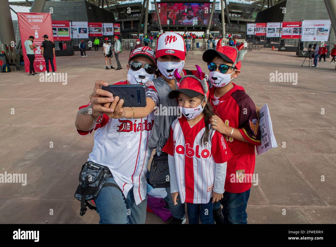 Diablos rojos baseball team hi-res stock photography and images - Alamy