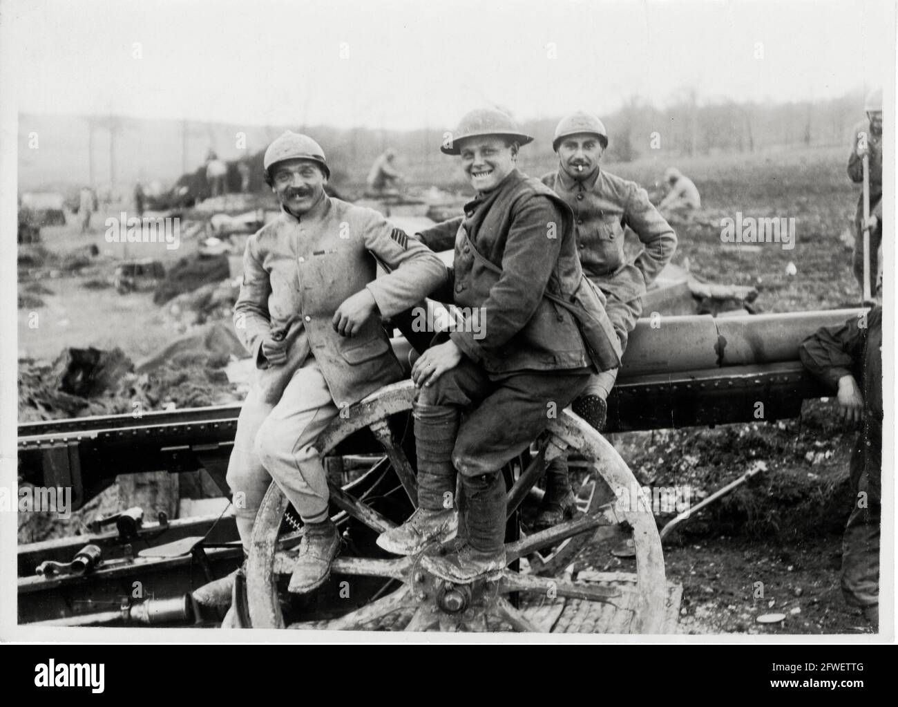 World War One, WWI, Western Front - British and French soldiers sitting ...