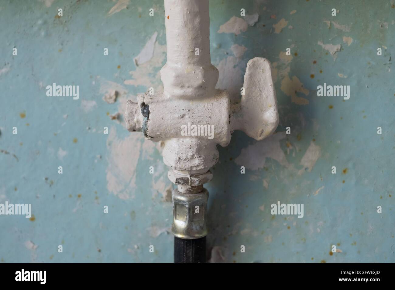 Old gas pipe valve hi-res stock photography and images - Alamy