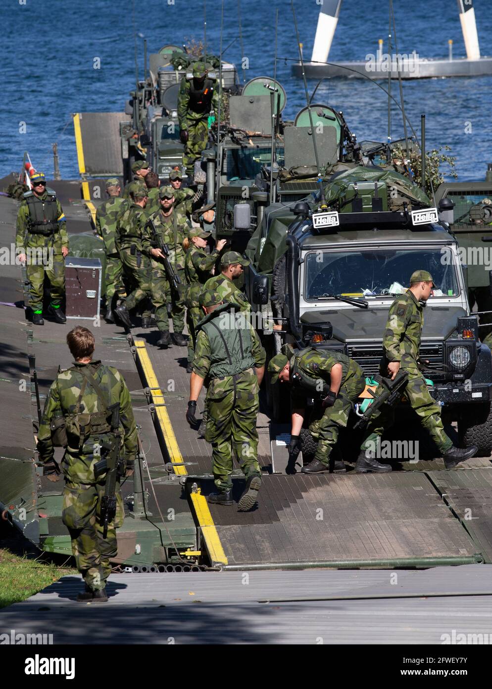 Soldiers in the Swedish Armed Forces during a military exercise, Motala ...