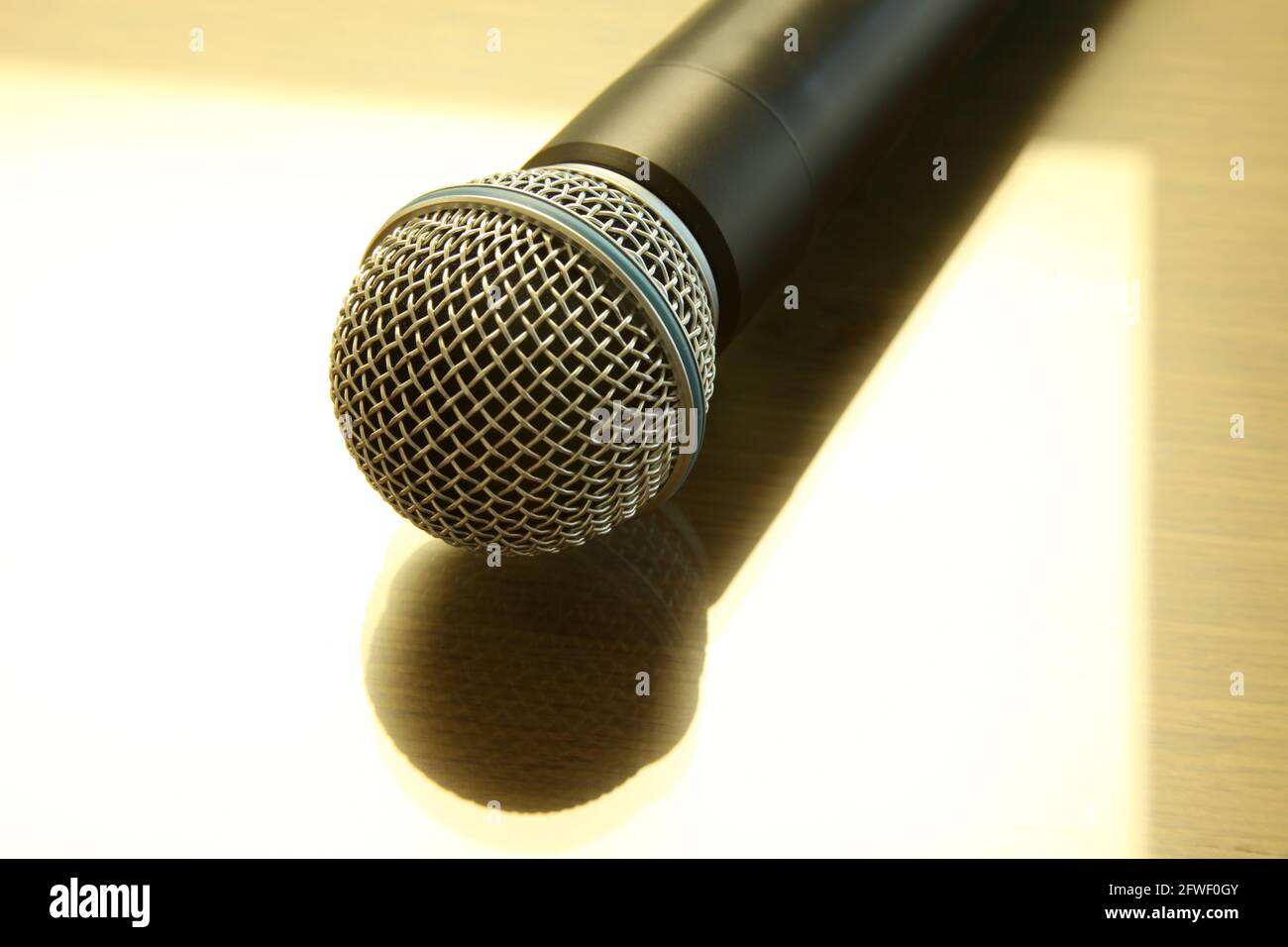 Handheld microphone hi-res stock photography and images - Alamy