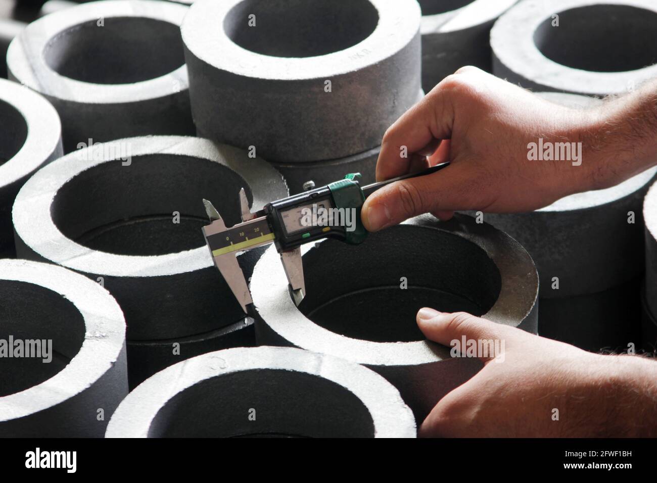 Caliper measuring circle hi-res stock photography and images - Alamy