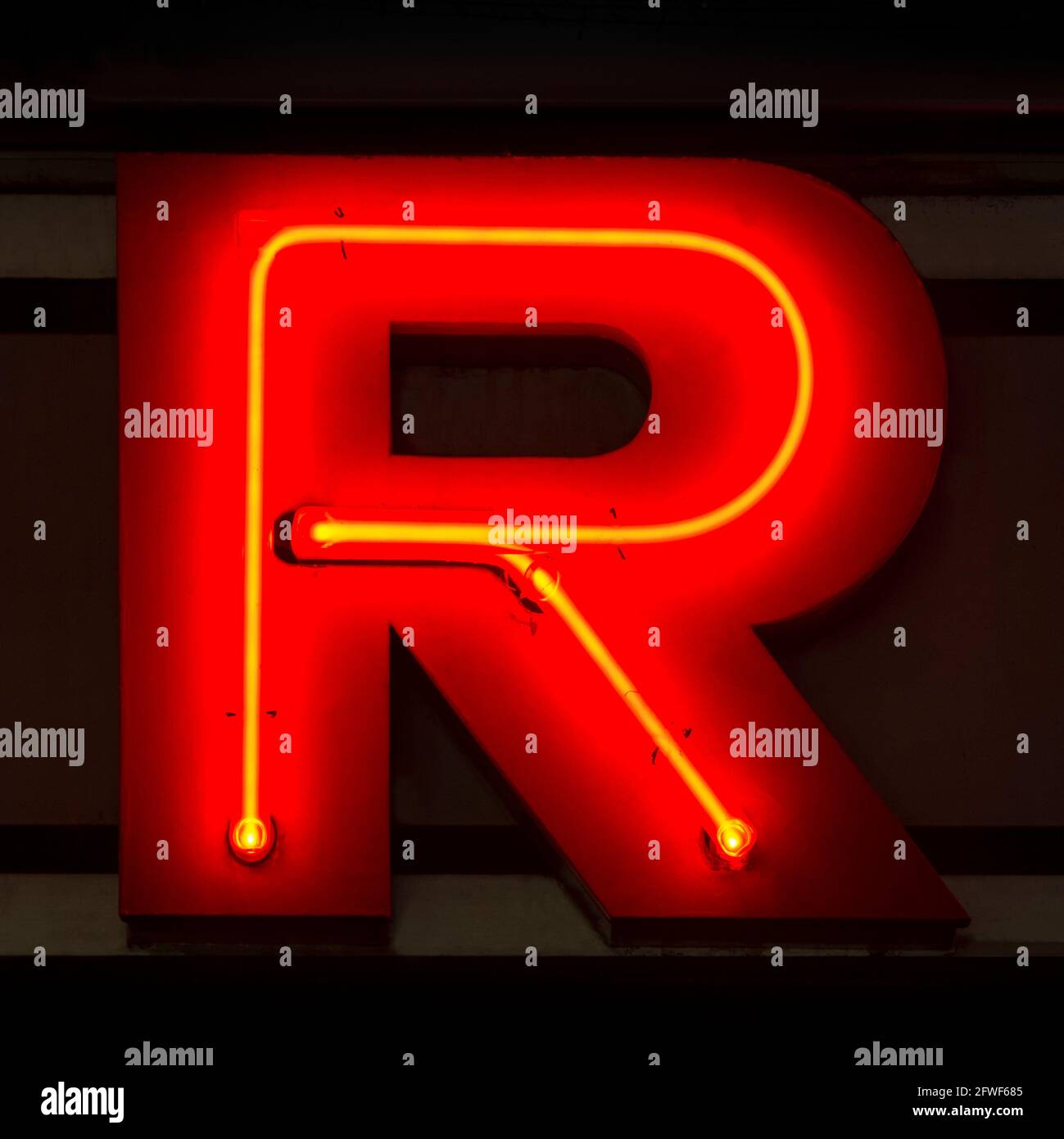 Neon letter r hi-res stock photography and images - Alamy