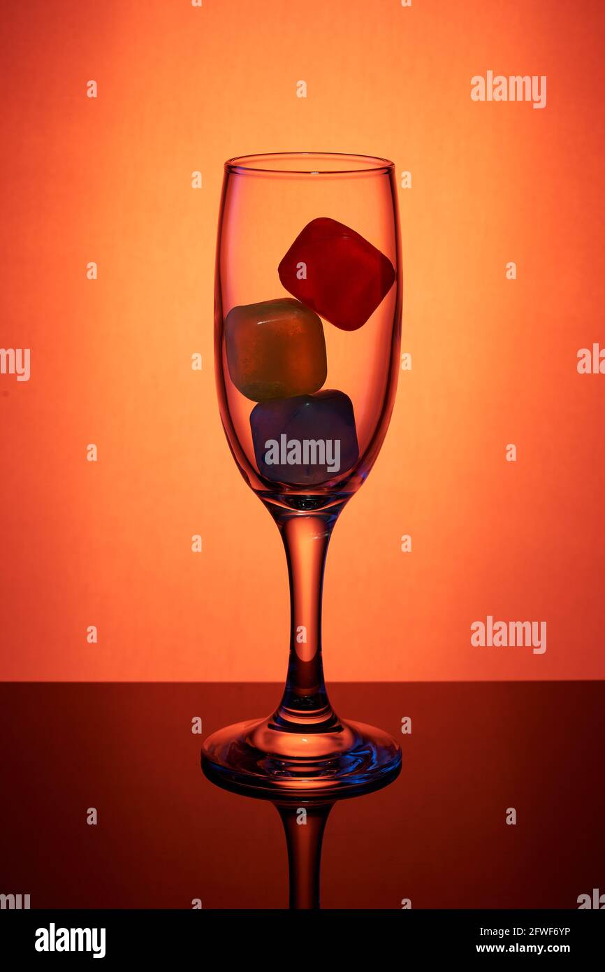 Glass table reflection reflect hi-res stock photography and images - Alamy