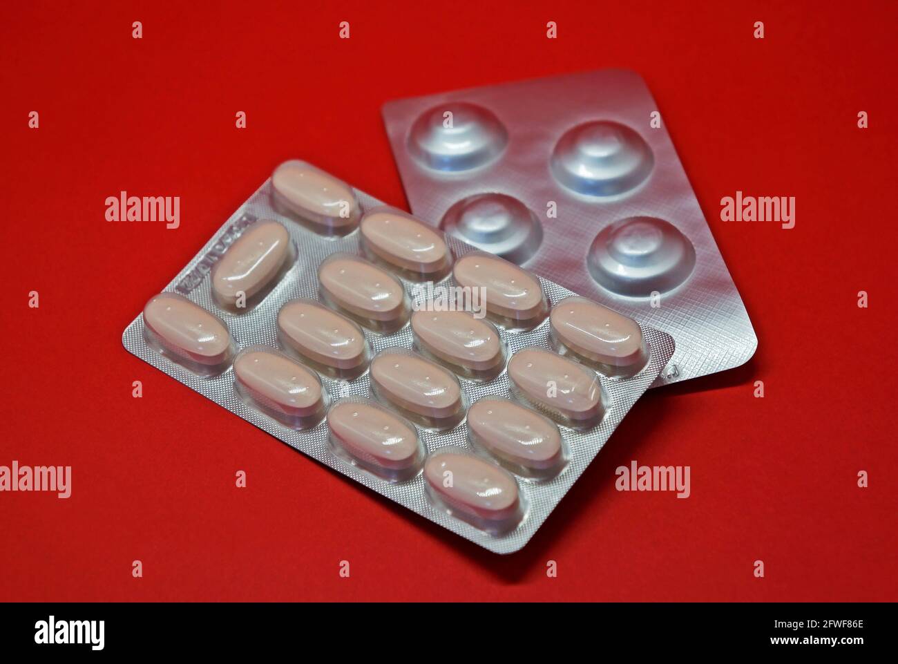 Pharmaceutical blister packs hi-res stock photography and images - Alamy
