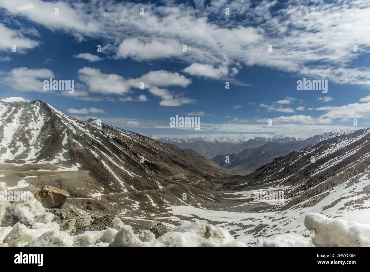 Khardungla hi-res stock photography and images - Alamy