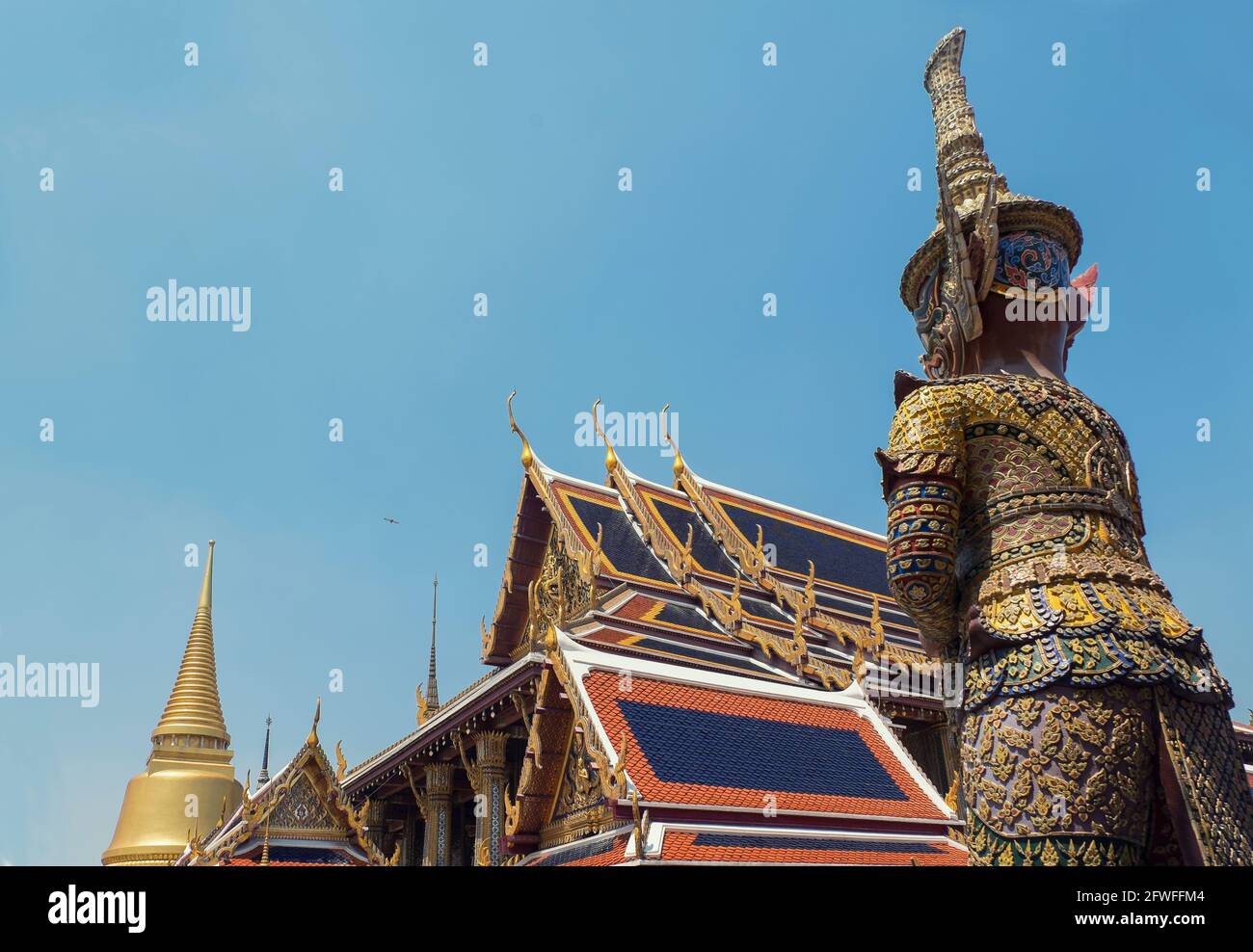 Buddhist statue royal palace temple hi-res stock photography and images ...