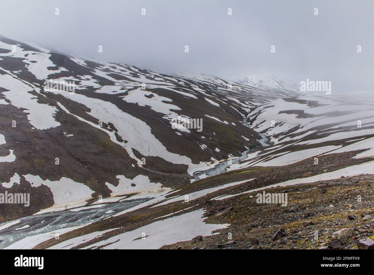 Tanglangla hi-res stock photography and images - Alamy