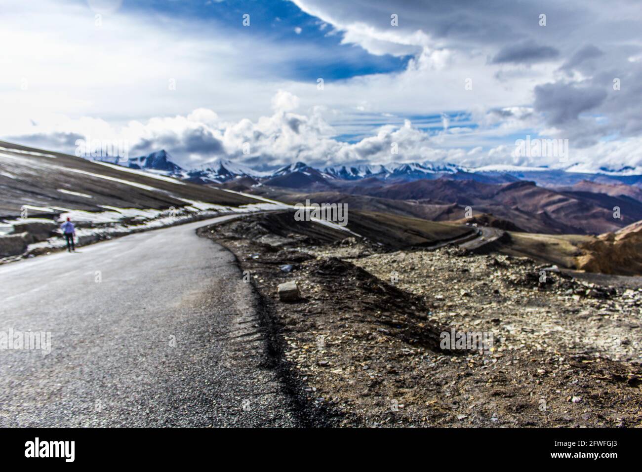 Tanglangla pass hi-res stock photography and images - Alamy