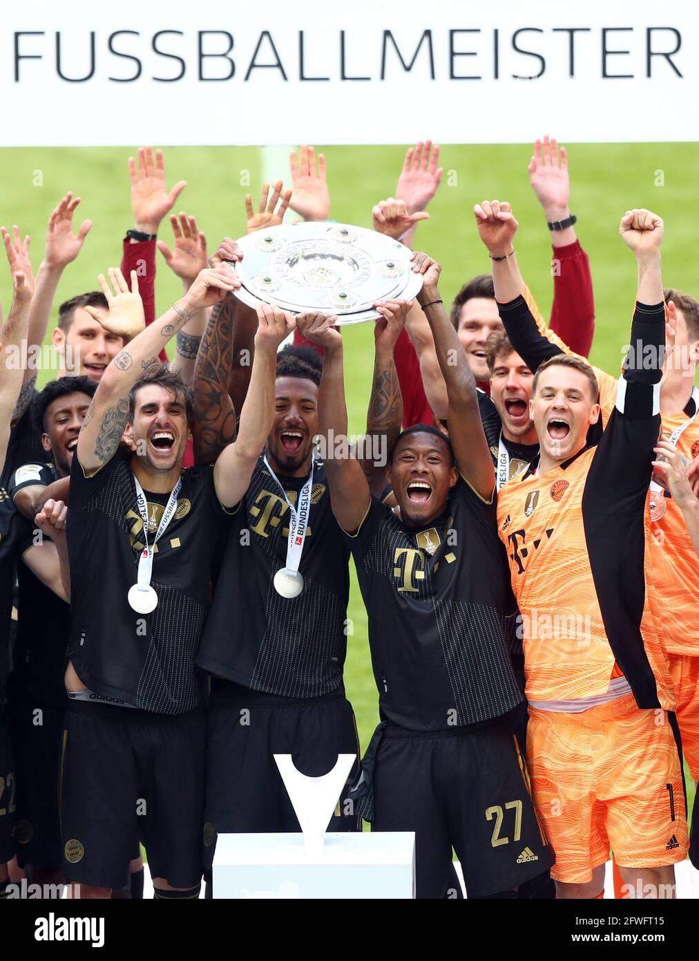 David alaba trophy hi-res stock photography and images - Alamy