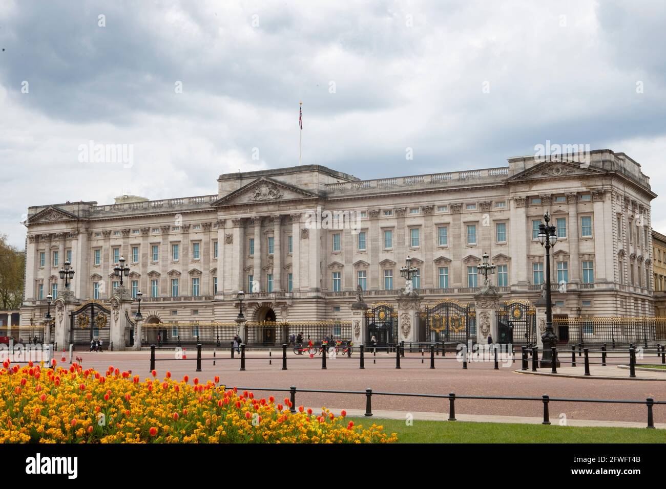 Buckingham palace royal family hi-res stock photography and images - Alamy