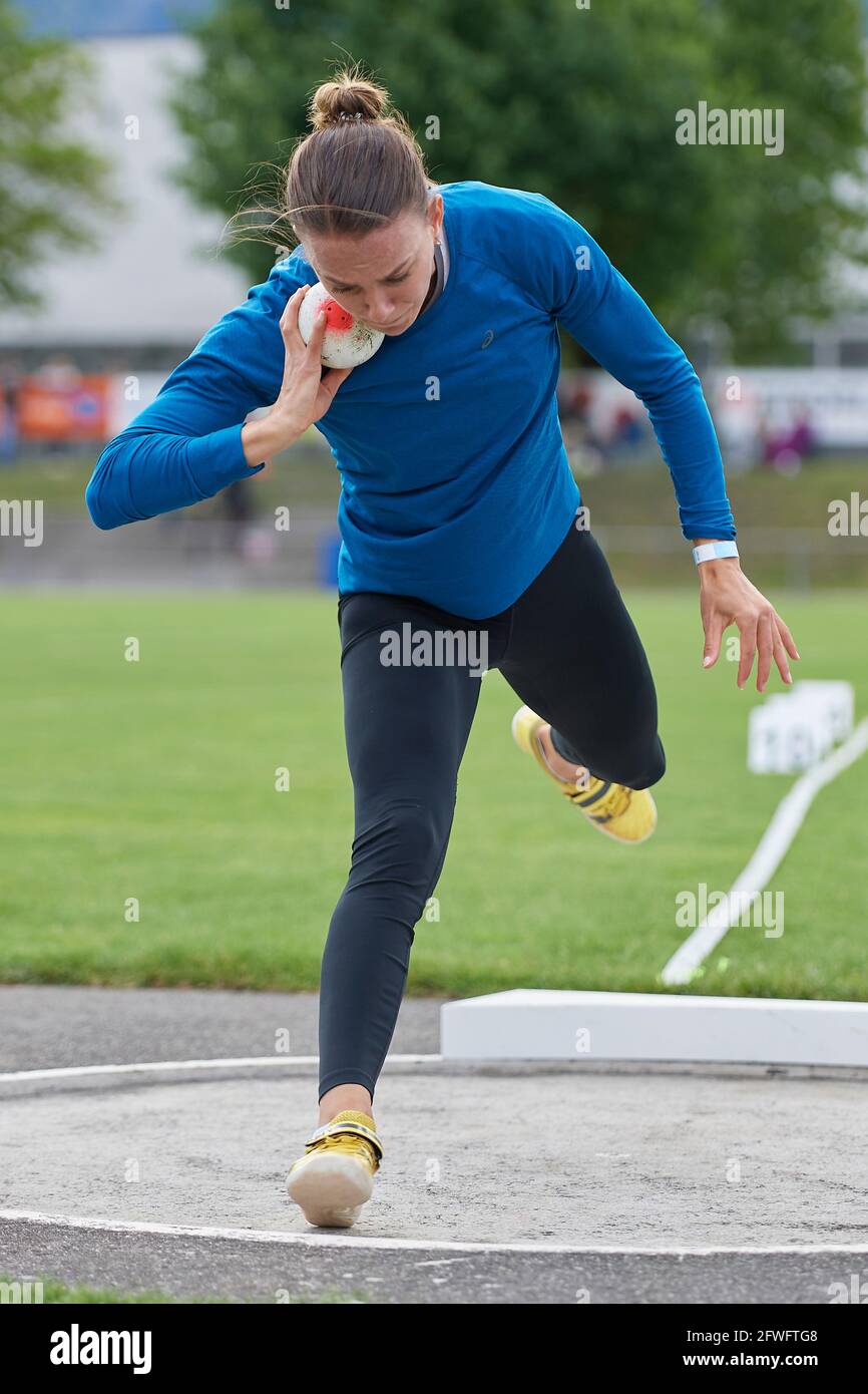 Landquart, Schweiz. 22. Mai 2021. Lydia Boll beim Kugelstossen am ...