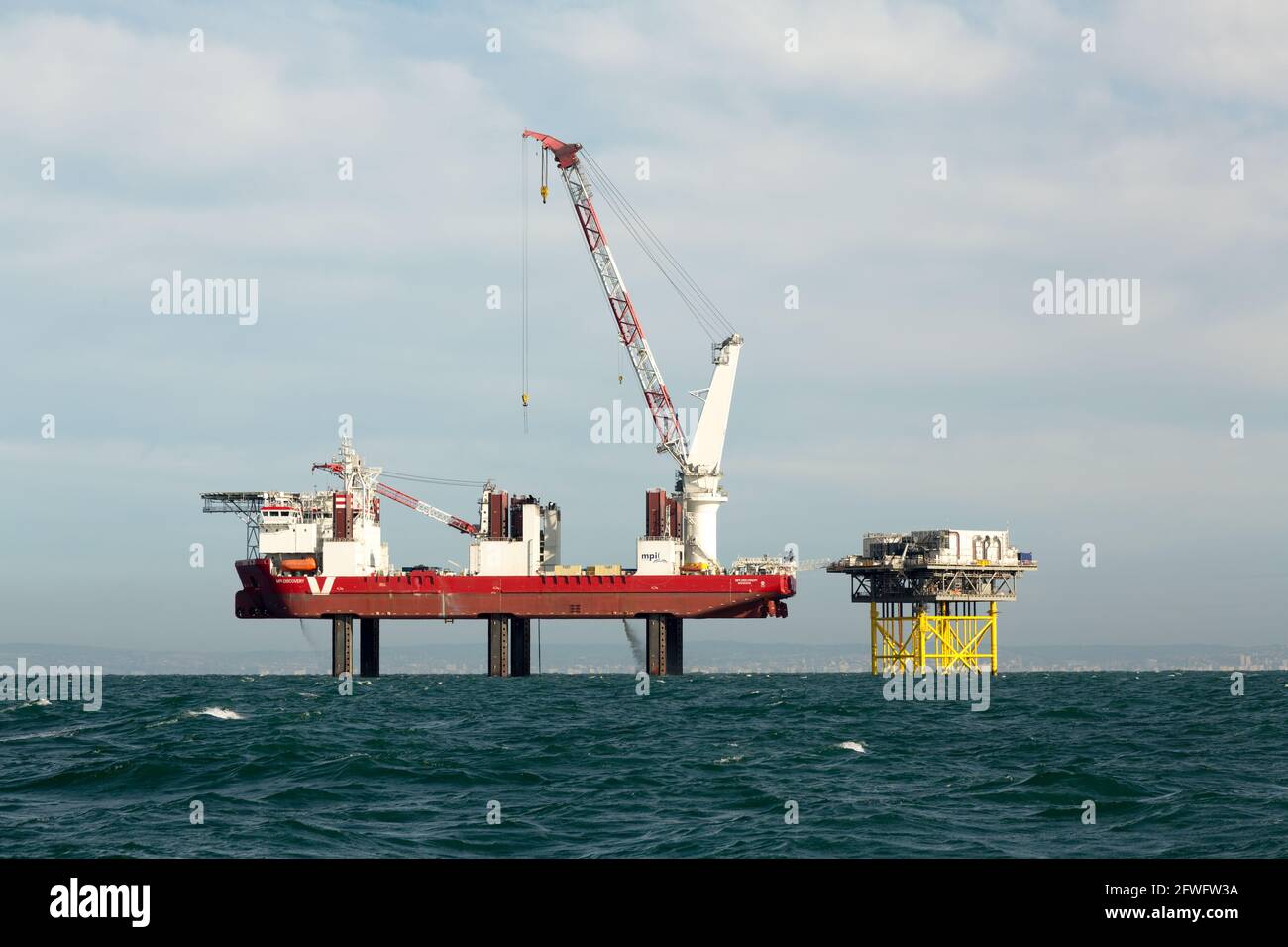 Offshore wingfarm Rampton off Brighton Stock Photo - Alamy