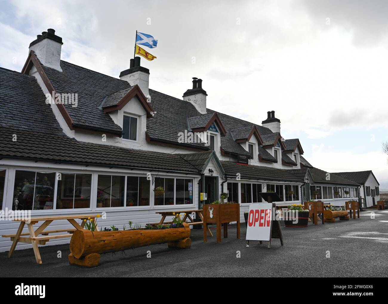 Scotland hotel open sign hi-res stock photography and images - Alamy