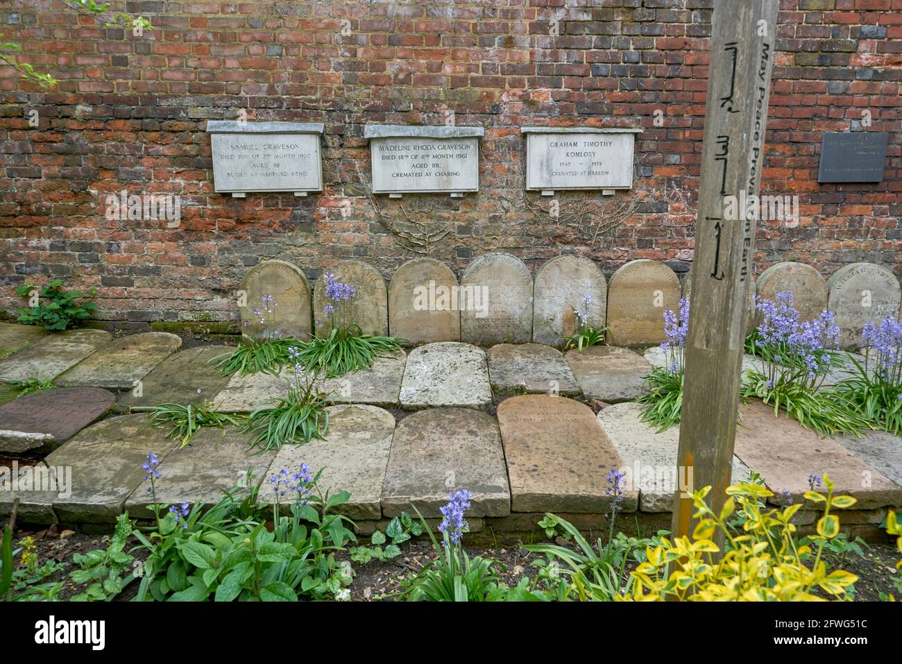 Quaker burials hi-res stock photography and images - Alamy