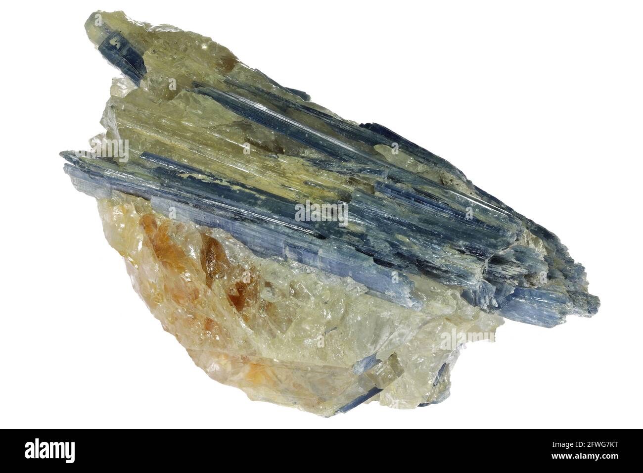 Kyanite hi-res stock photography and images - Alamy