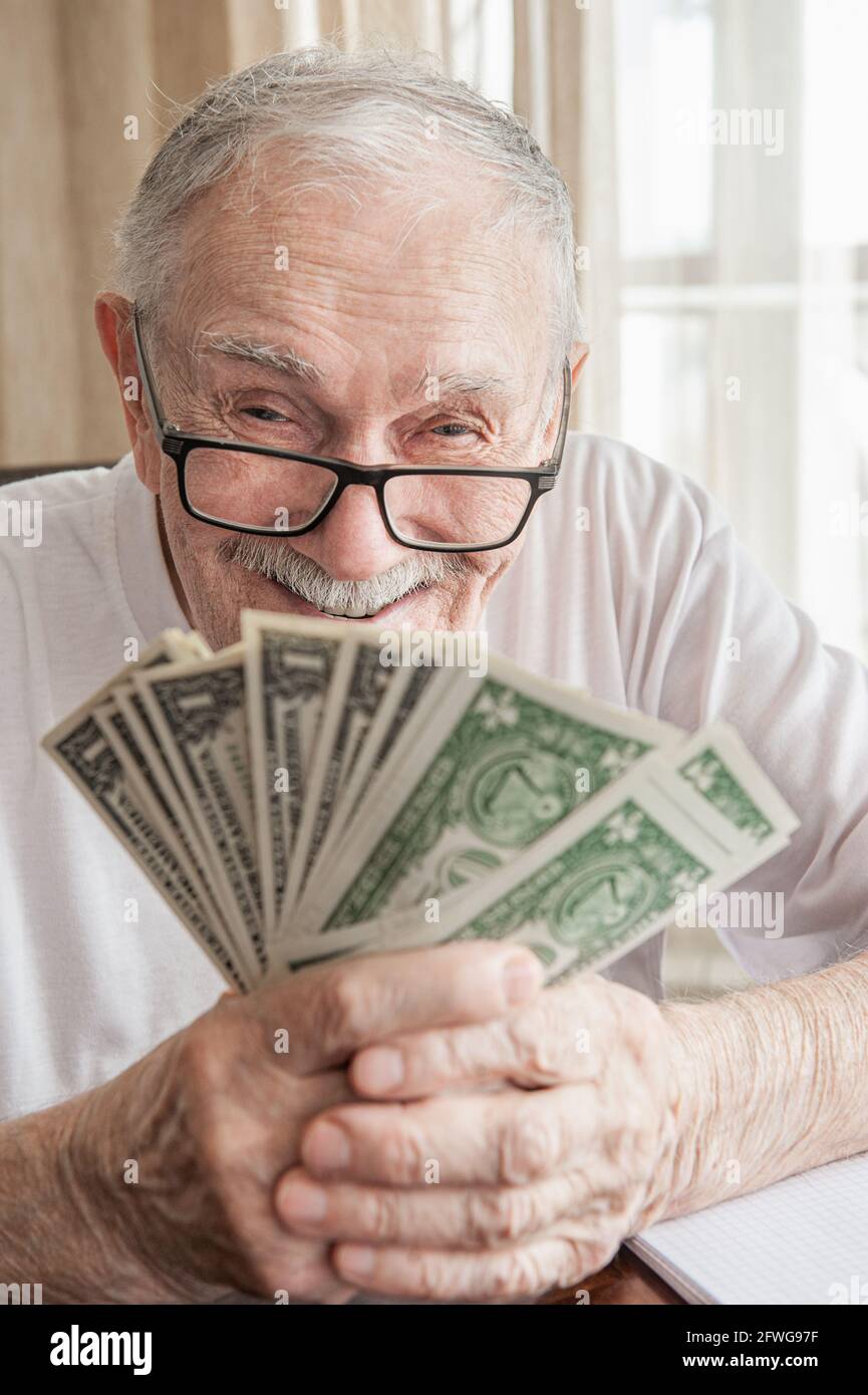 Gray haired 88 year old man hi-res stock photography and images - Alamy