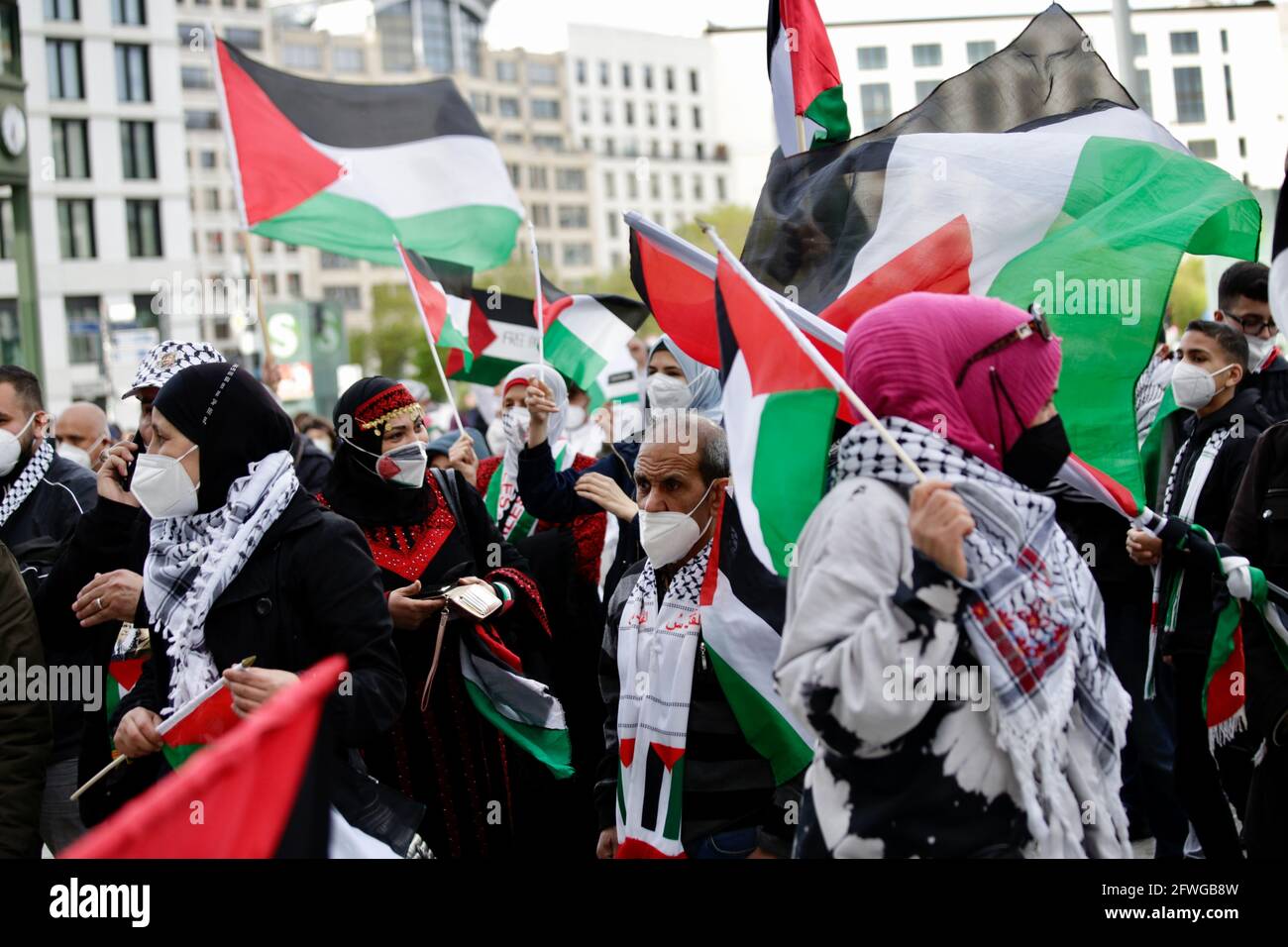 Berlin, Germany. 22nd May, 2021. Participants of a rally of Palestinian ...