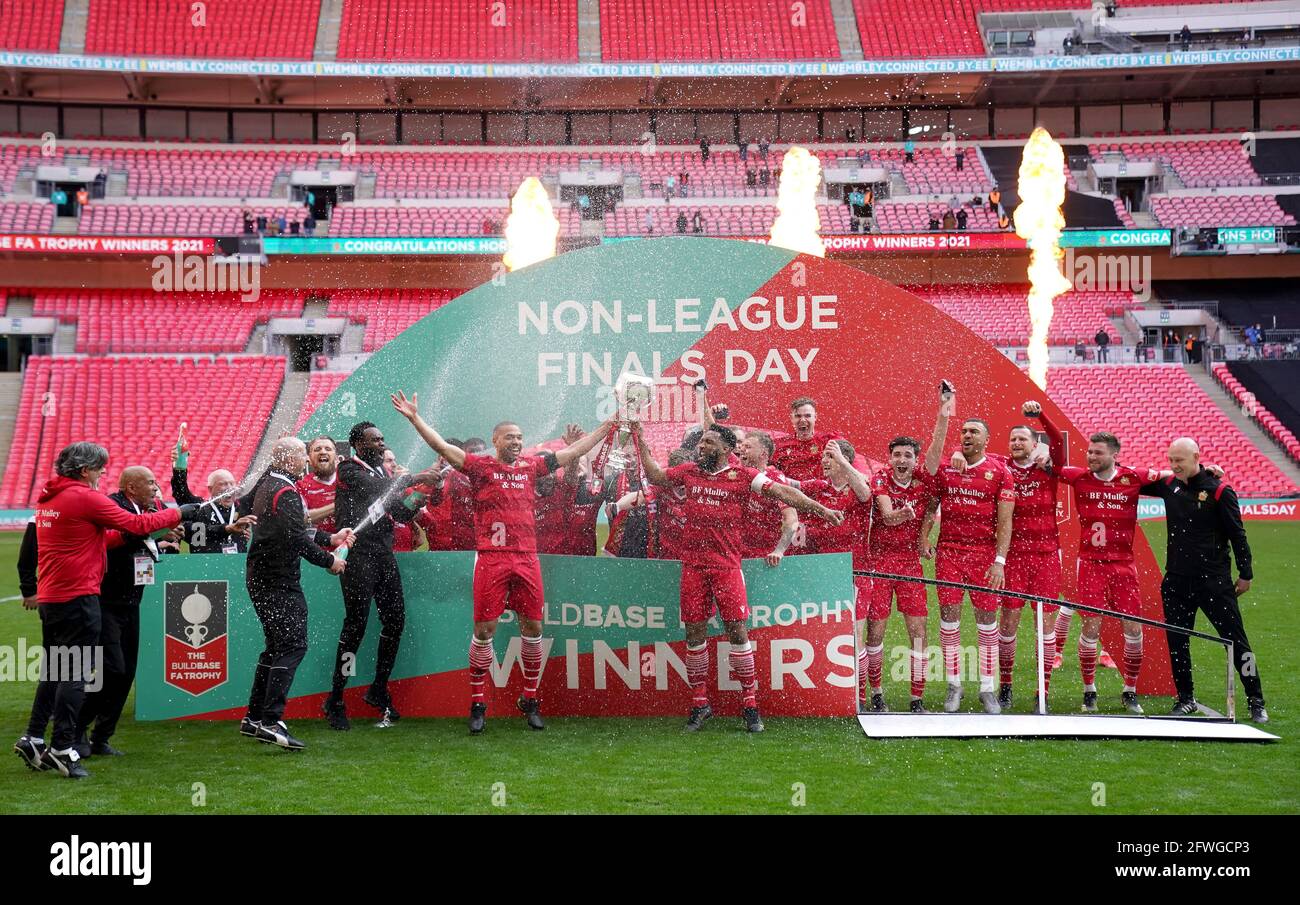 Hornchurh players celebrate with the trophy after the Buildbase FA ...