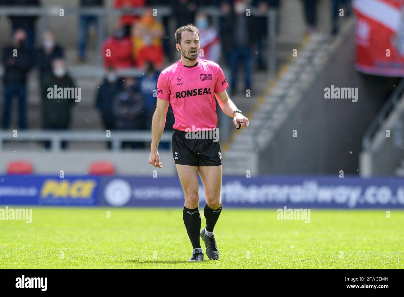 Referee James Child in action during the game Stock Photo - Alamy
