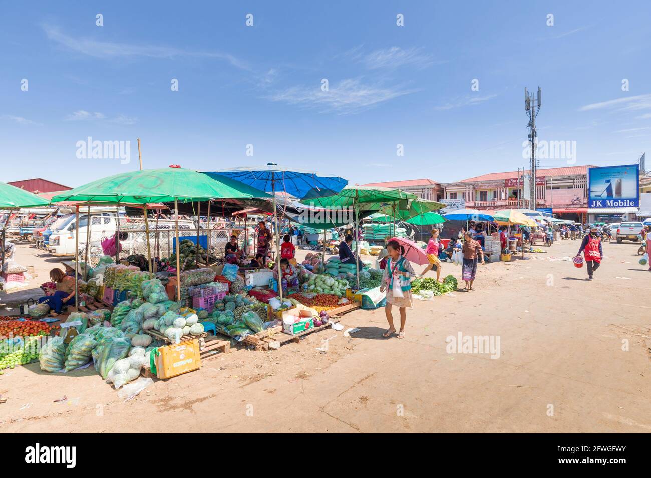 Laos market food people hi-res stock photography and images - Alamy