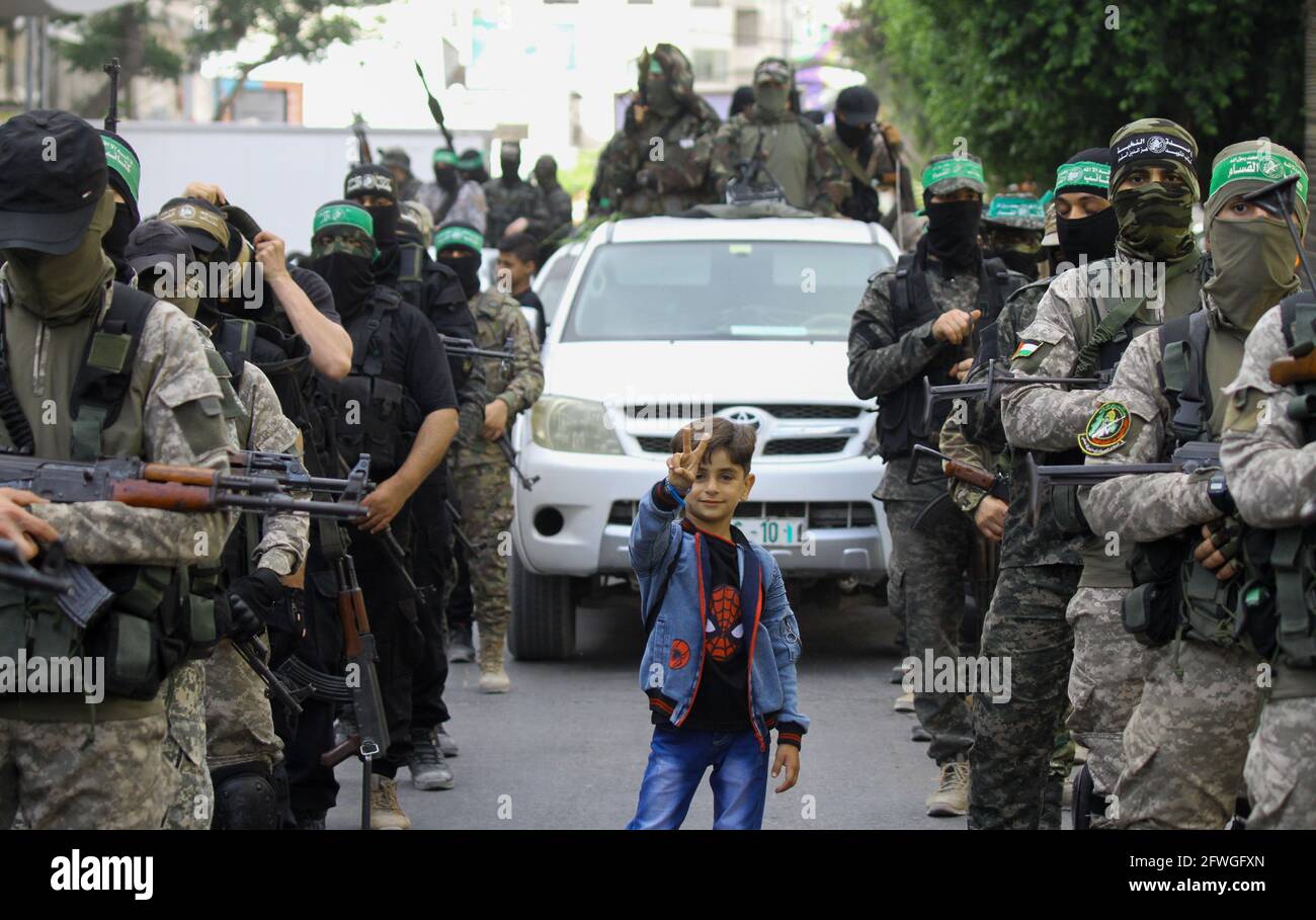 Qassam rockets launched from gaza hi-res stock photography and images ...