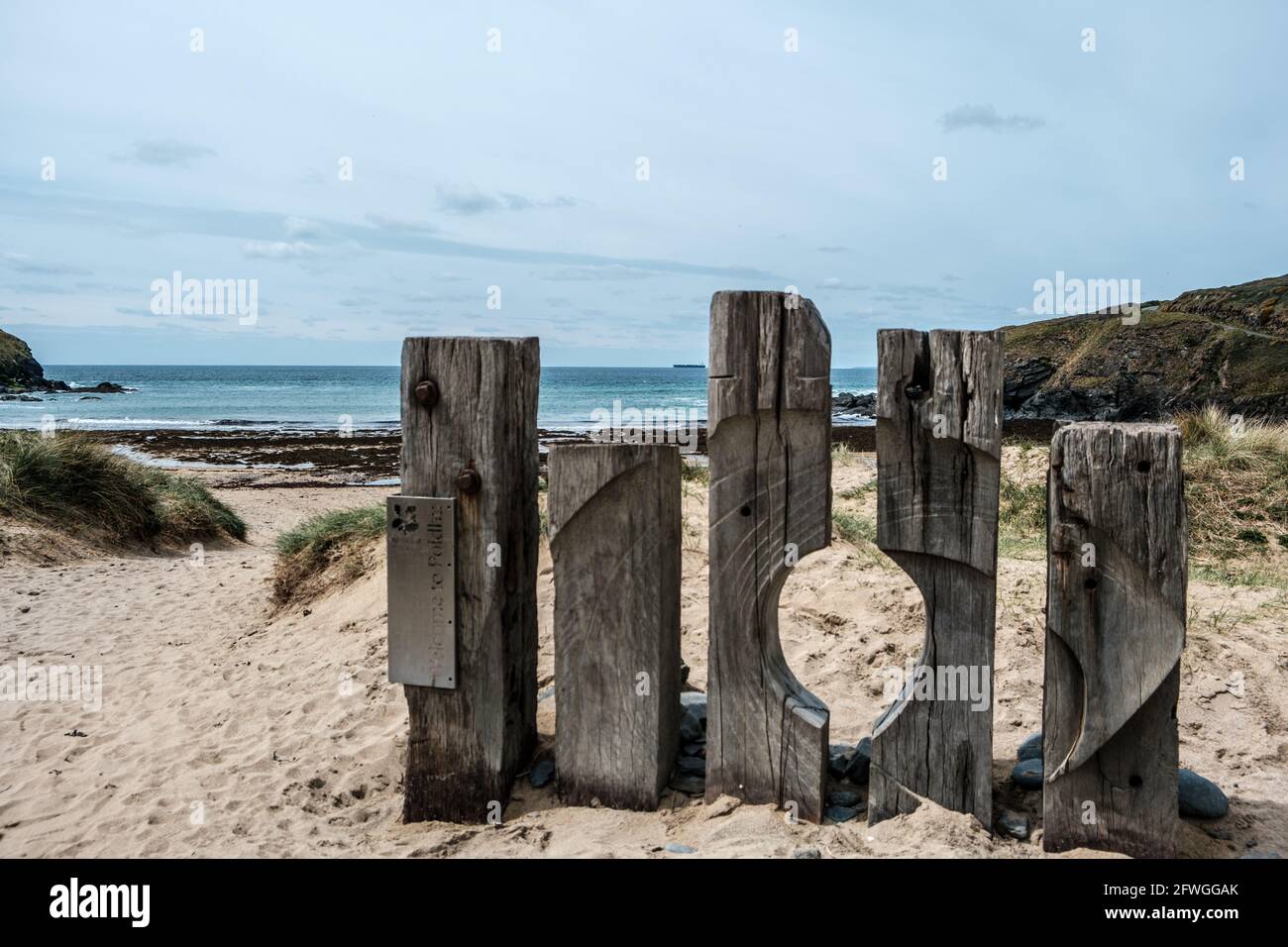Poldhu Beach Wooden Sculpture, South West Coast Path Lizard Point ...