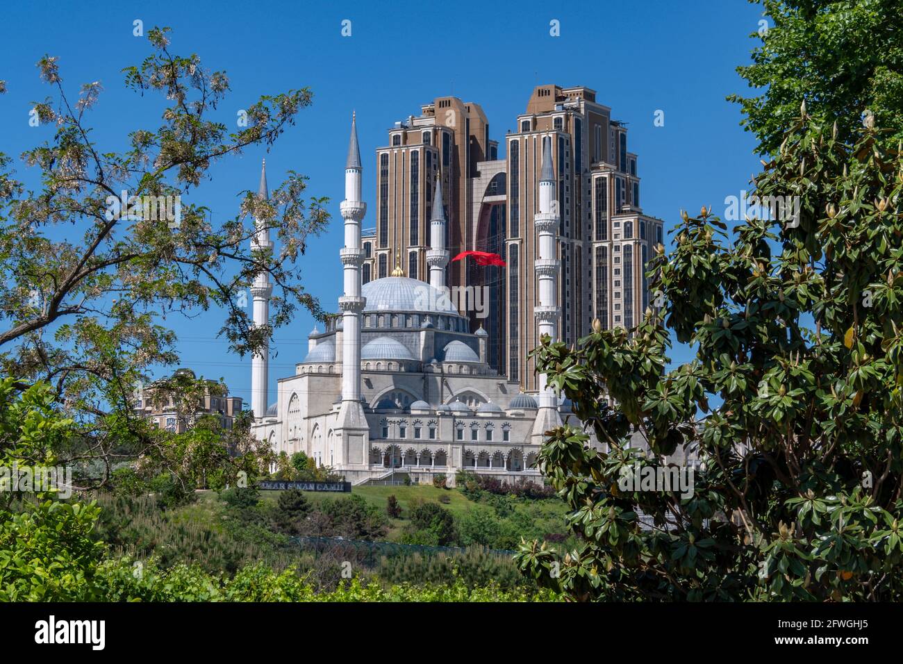 The Atasehir Mimar Sinan Mosque in Atasehir district of Istanbul ...