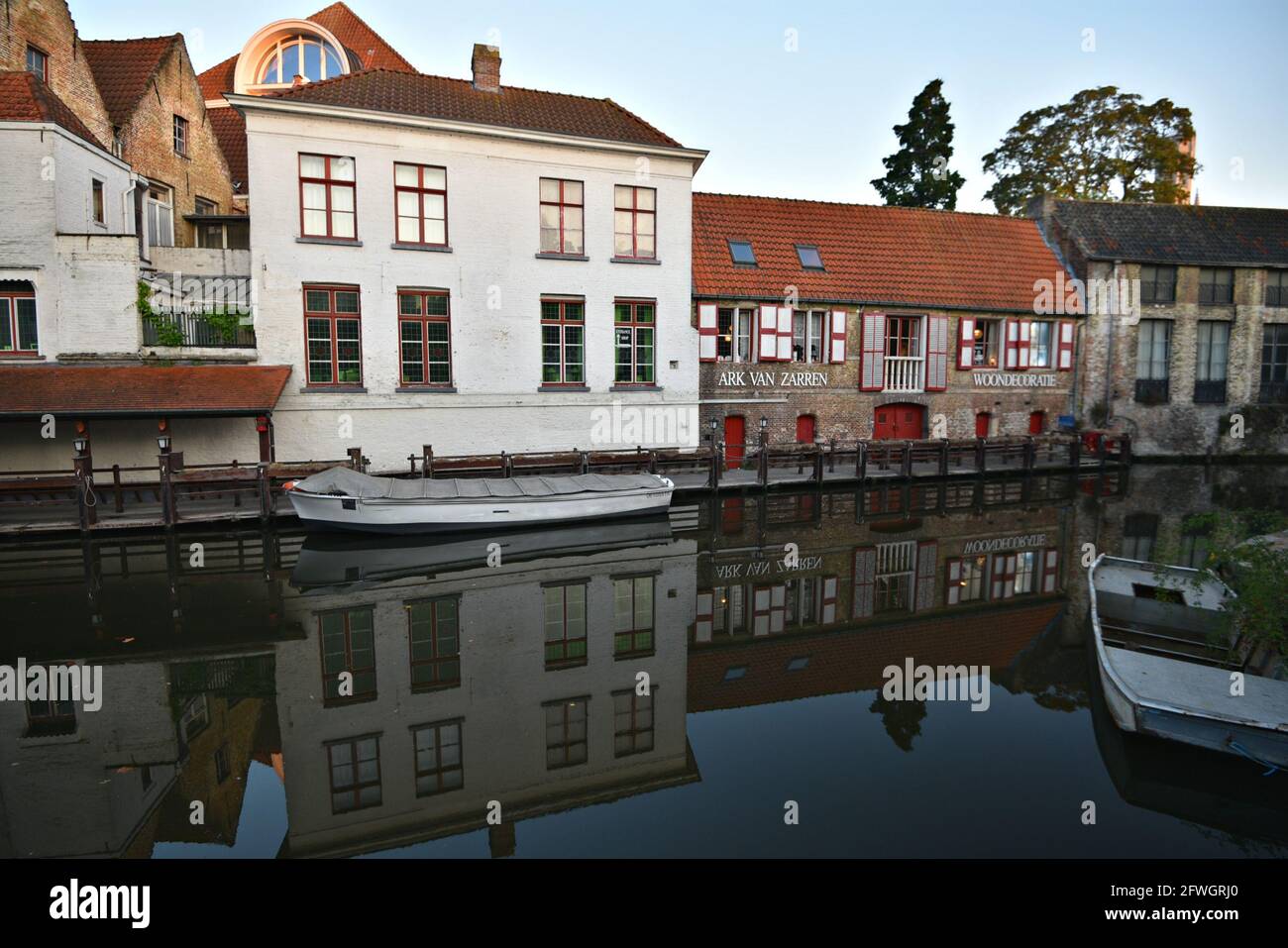 Canal landscape with scenic view of picturesque Victorian style ...