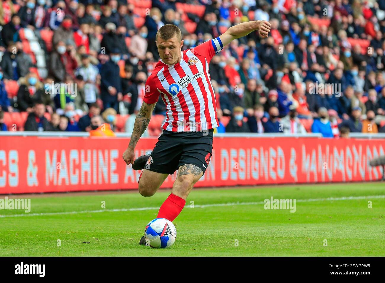 Max Power #6 of Sunderland in possession of the ball Stock Photo - Alamy