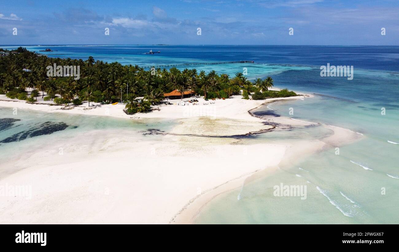 Maldives resort island drone aerial view, Indian ocean atoll nature ...