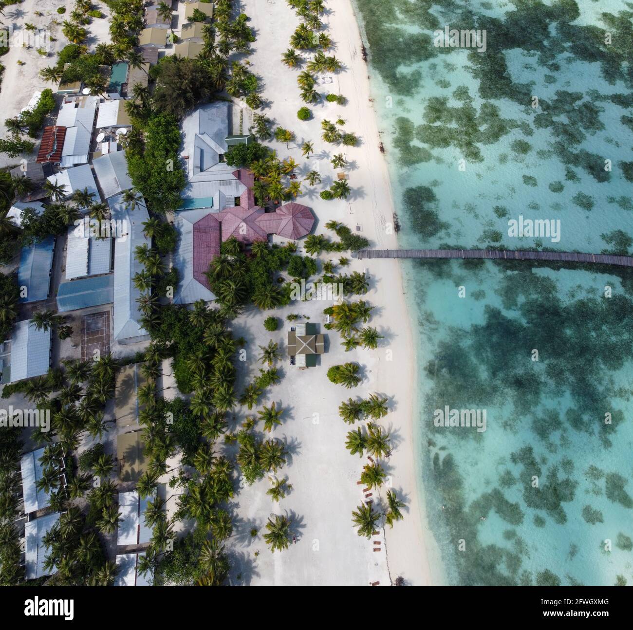 Maldives resort island drone aerial view, Indian ocean atoll nature ...