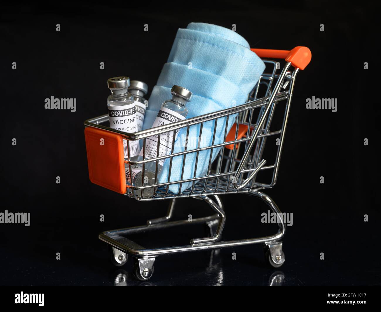 Medication trolley hi-res stock photography and images - Alamy