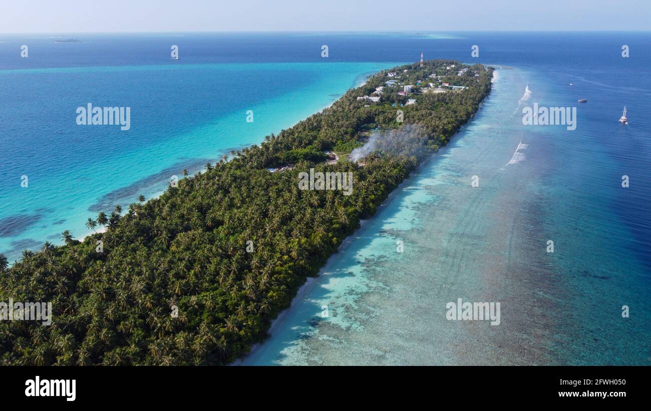 Maldives resort island drone aerial view, Indian ocean atoll nature ...