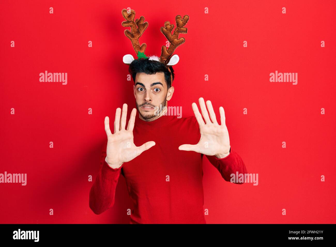 Frightened reindeer hi-res stock photography and images - Alamy